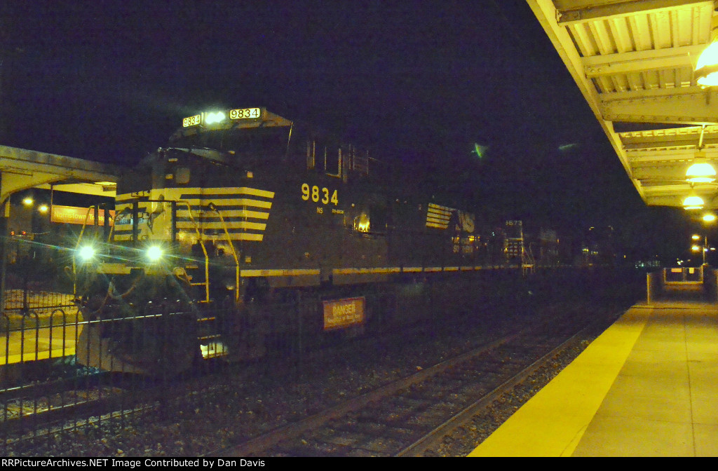 NS C40-9W 9834 leads 25T